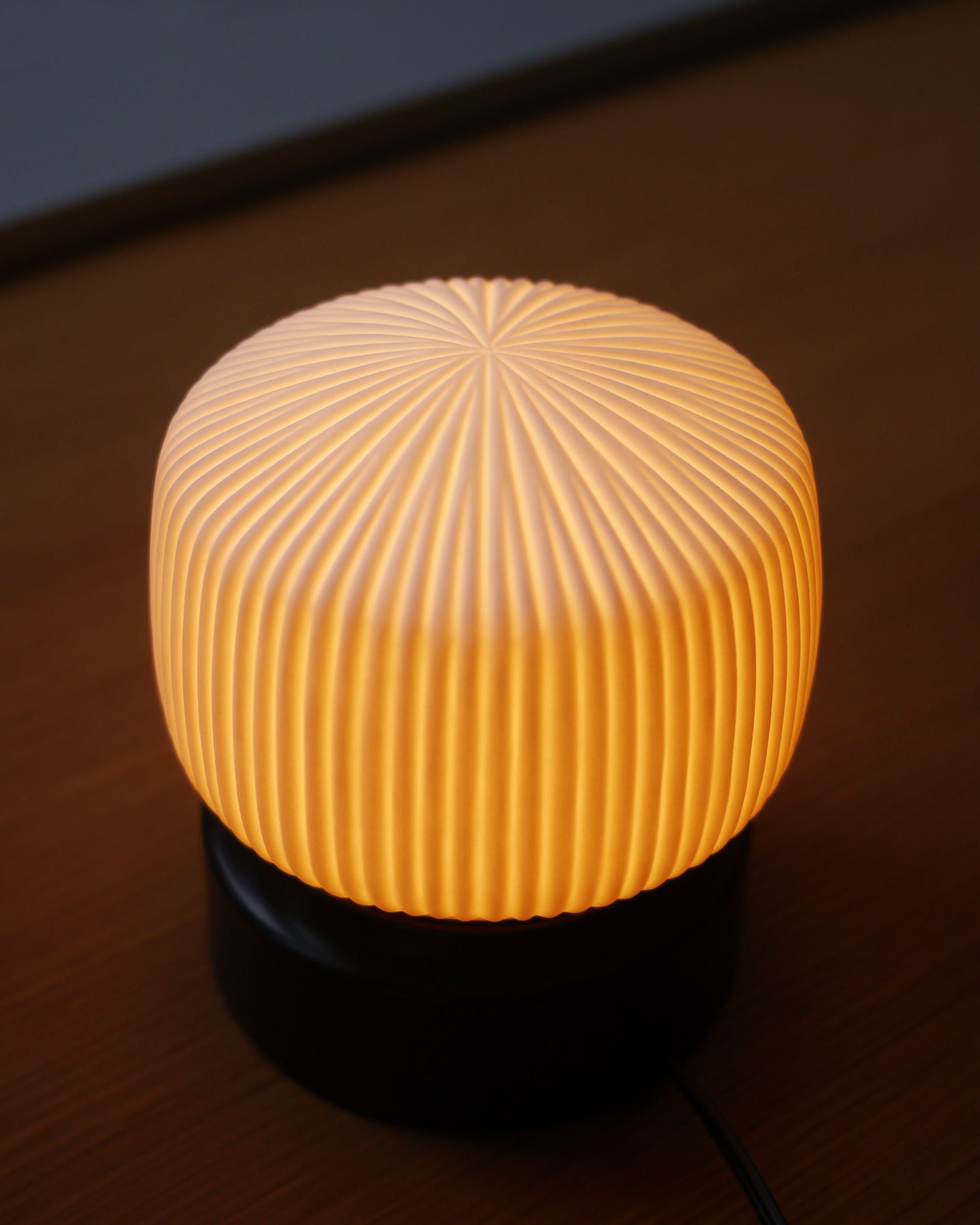 Ridge Drop S Porcelain Table Lamp – Nalata Nalata